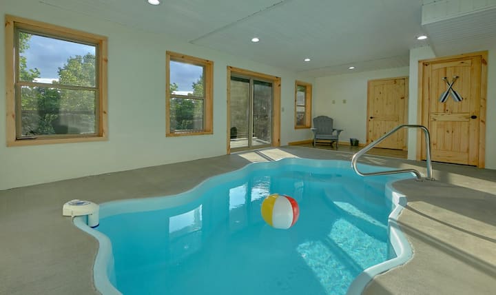 5br Cabin W/ Indoor Pool + Hot Tub | Pigeon Forge - Pigeon Forge, TN