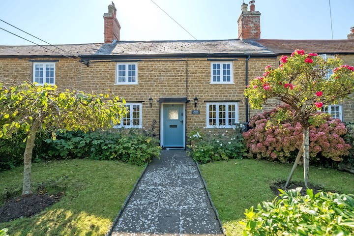 Strand Cottage - Bridport