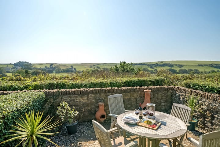 Strand Cottage - Bridport