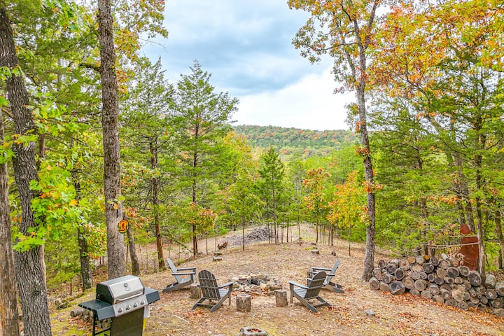 Mtn Views & Fire Pit: Eureka Springs Home - Emerald Beach, MO
