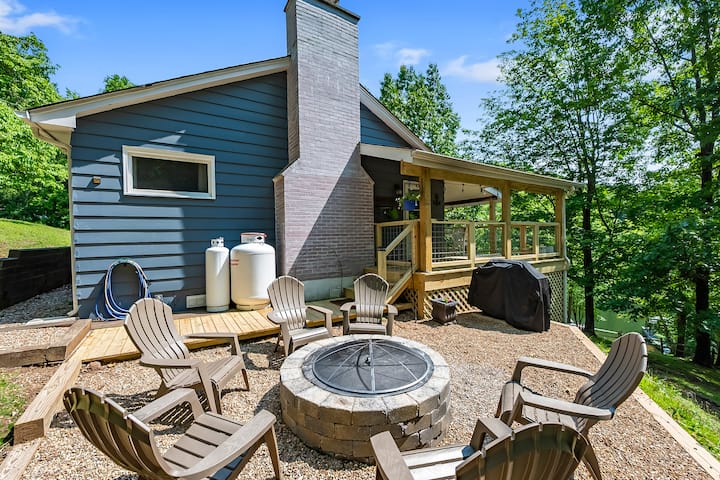 "The Trading Post" Claytor Lake Waterfront & Dock - Claytor Lake State Park, Dublin