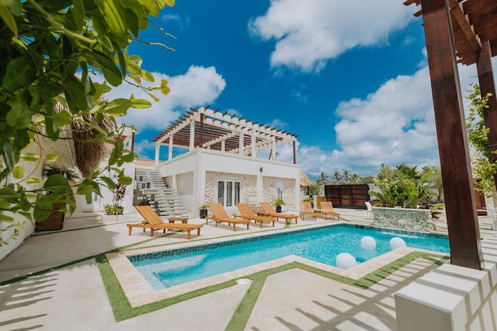 Eva Resort | Ocean Charm & Poolside Bliss By Lucha - Aruba