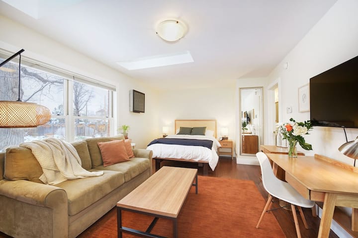 Boulder Guest House: West Wing - Room 2 - Boulder, CO