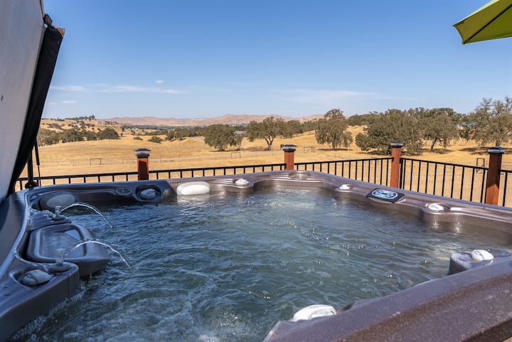 Paso Robles Estate W/ Hot Tub, Game Room & Views - Paso Robles