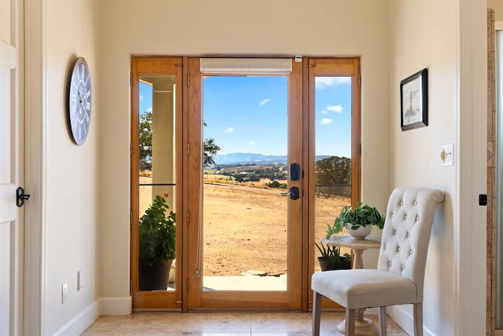 Whispering Oaks Manor-pets Welcome, Spa, Game Room - San Miguel, CA