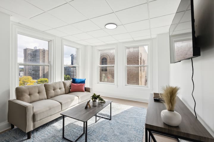 East 636i Cozy & Comfy I Downtown I Gym - Rochester, NY