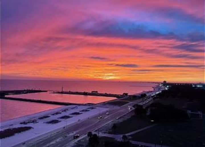 Beautiful Condo With Gulf Views 2 Bedroom / 2 Bath - 比洛克西