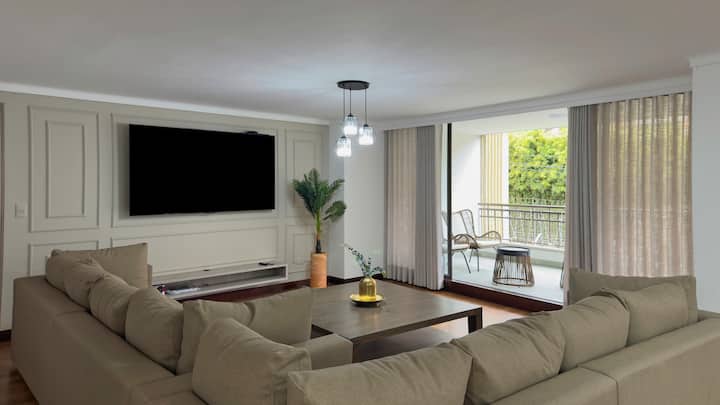 4br • 240 M² • Fully Refurbished • El Tesoro - Kolumbien