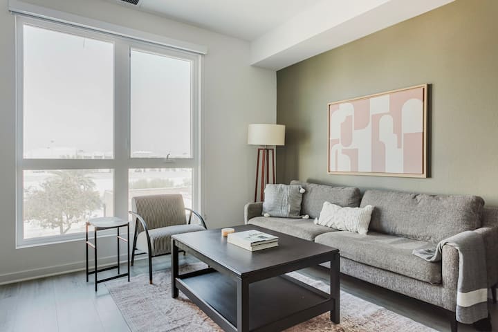 Blueground | Long Beach, Pool & Gym, Near Shops - Long Beach, CA