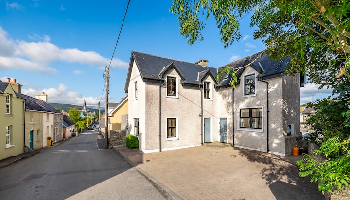 3 Bedroom Pet Friendly Home In The Heart Of Town - Kenmare