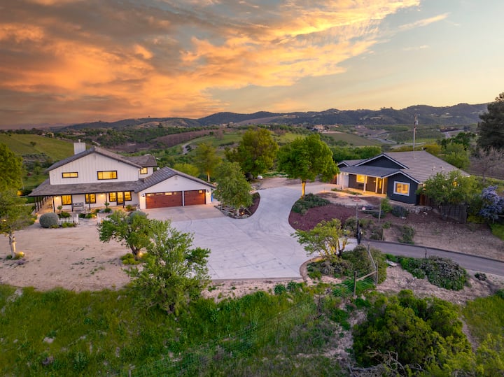 Hilltop Guest House W/spectacular Vineyard Views! - Paso Robles, CA