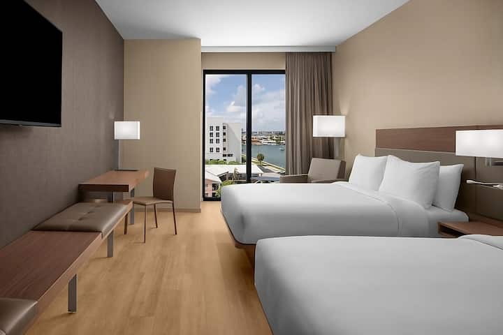 3 Comfy Suites Near Clearwater Beach – 5 Min Walk - Clearwater, FL
