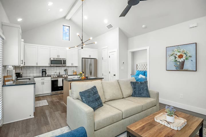 Eagle's Villa 103 - Hot Tub, 5 Min To Main - Fredericksburg, TX