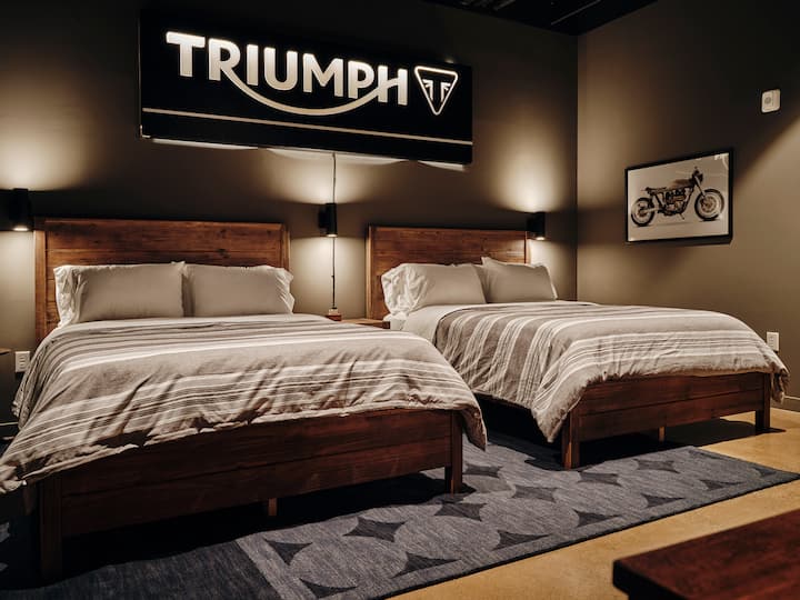 Classified Moto - The Triumph Room - Richmond, VA