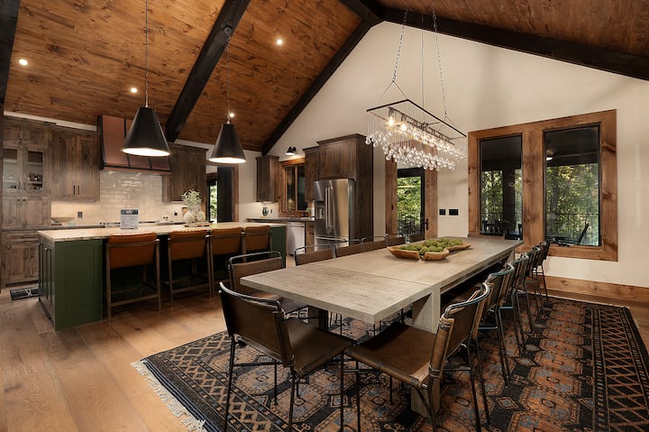 Iron Tree Lodge - Blue Ridge, GA