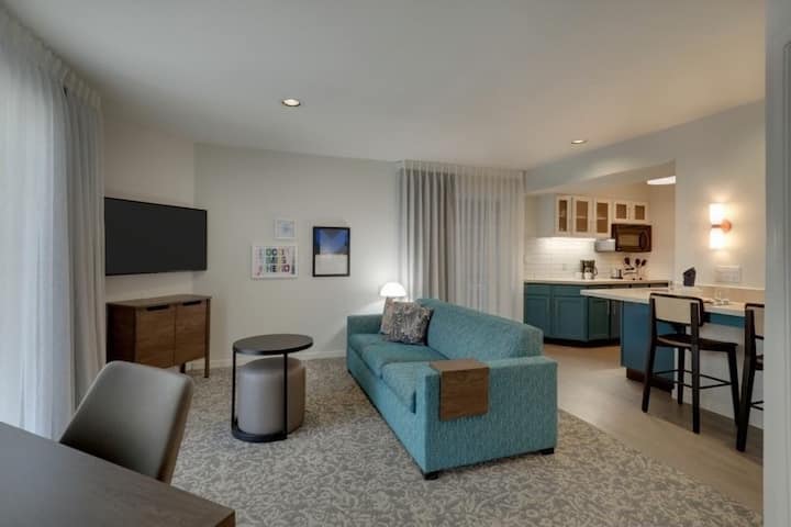2 Modern 1br Suite With Kitchen, Onsite Pool! - San José
