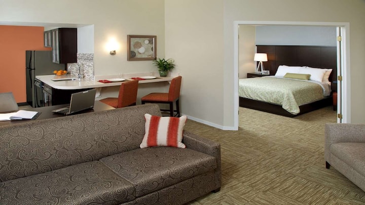 3 Spacious 1br Suites W/ Queen Bed + Breakfast - Mountain View, CA