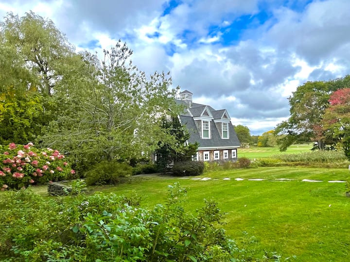 Charming Coastal Loft - Kennebunk, ME