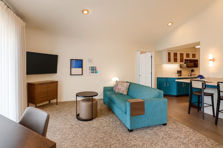 Pet-friendly Property W/ 2br Suites, Onsite Pool! - Santa Clara, CA