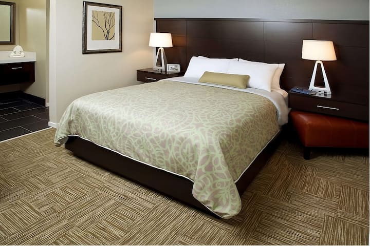 Pet-friendly Property! Two 2br Suite, Onsite Pool! - San Jose, CA