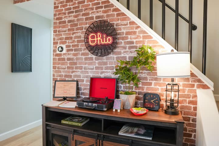 Fenced Backyard, Fire Pit - Short Walk To Downtown - Troy, OH