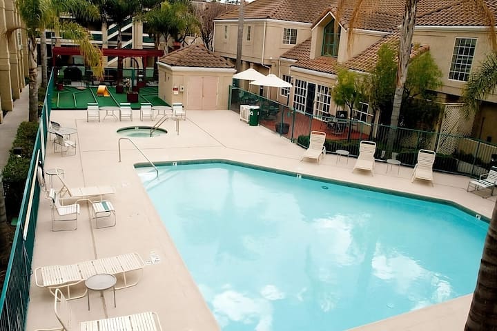 Three Spacious 2br Suites, Pool, Pets Allowed! - San José, Estados Unidos