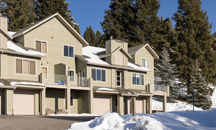 Big Sky Vacation Rentals | 15 Spotted Fawn - Big Sky, MT