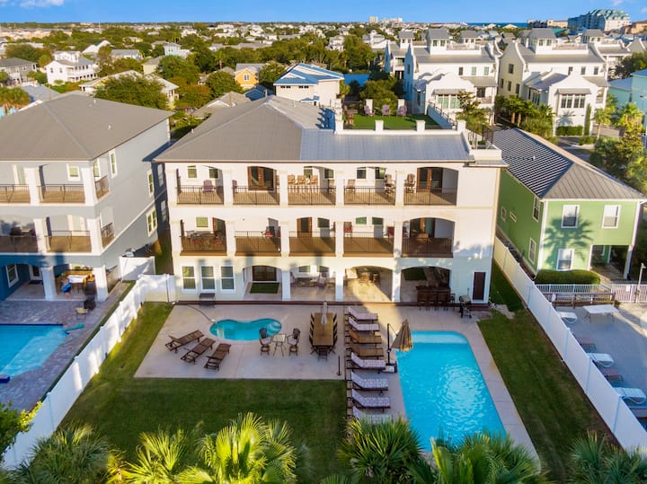 Walking On Sunshine | Golf Cart & Movie Theater - Destin, FL