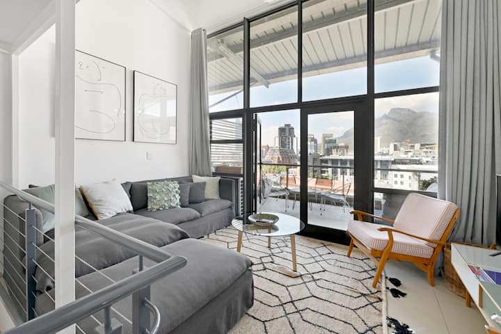 Two Bed | Table Mountain Views | Central - Camps Bay