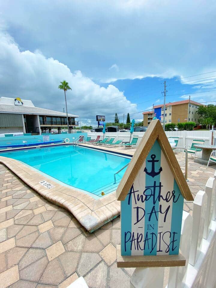 Walk To Ti Beach | Pool • Kitchen • Free Parking - Treasure Island, FL