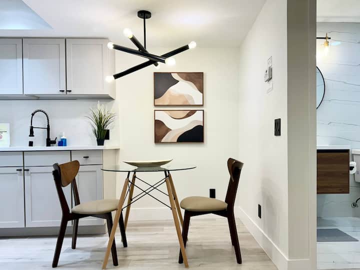 Lux 1br Condo Near Strip W/pool, Gym, And Laundry - Las Vegas