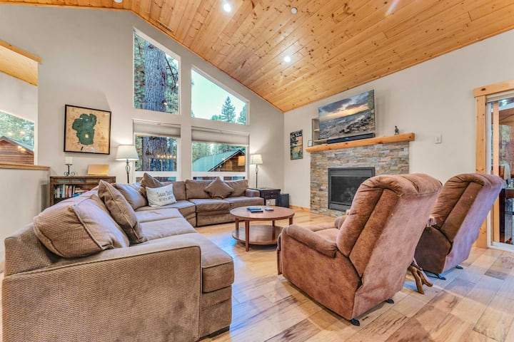 Kings Beach Retreat: Hot Tub, Walk To Beach - Lake Tahoe