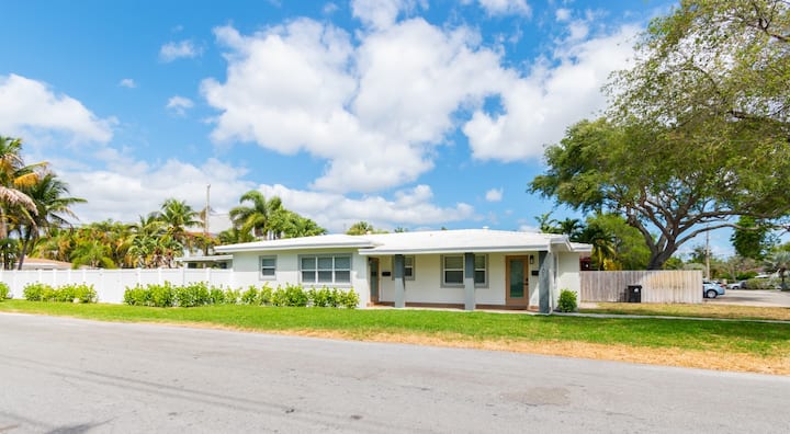 Spacious Victoria Park Villa – Perfect For Groups! - Fort Lauderdale