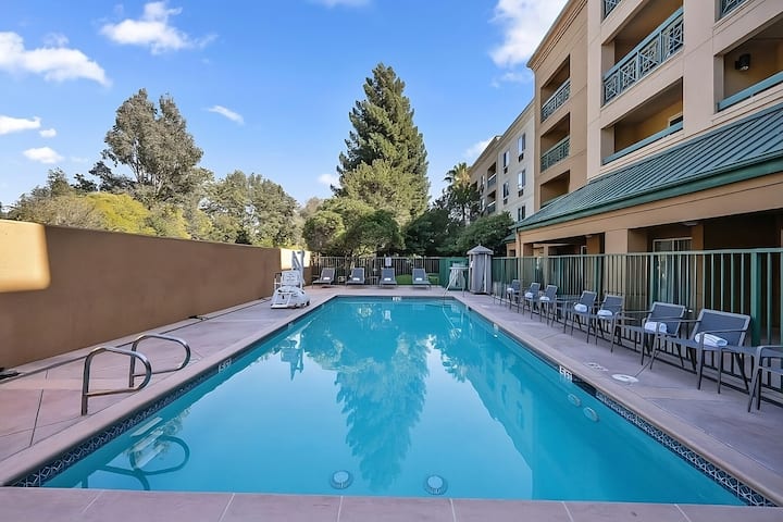 Pleasant Stay! Pool, Pet-friendly, Free Parking! - San Ramon, CA