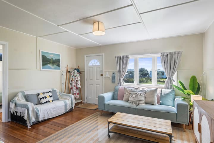 Foxton Breeze - Foxton Beach Holiday Home - Foxton Beach