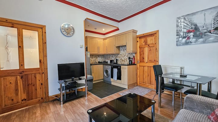 Charming 1-bedroom Home In Alexandria - Balloch