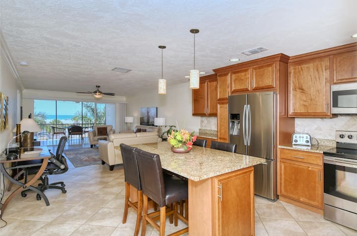 Steps To Siesta Key Beach 2 Bed 2 Bath With Full G - Siesta Key, FL