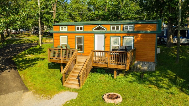 Deluxe Cabin-lodge W/loft At Harpers Ferry Koa - Harpers Ferry, WV