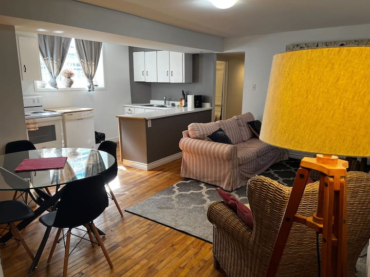 Inglis Heritage: Cozy 2-bdrm, Near Waterfront - Halifax