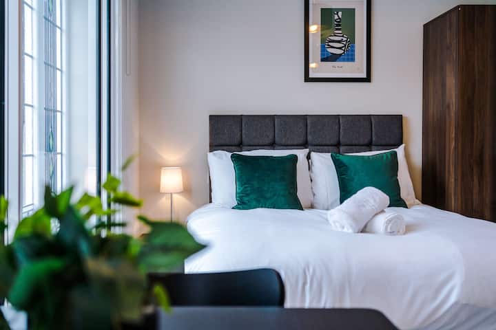 Elysée Suites - Spacious Studio In Southport - Southport