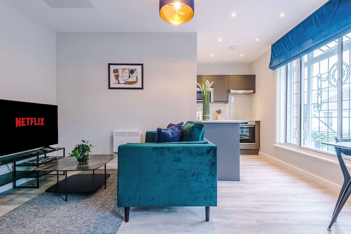 Spacious Studio Apartment In Southport Centre - Ormskirk