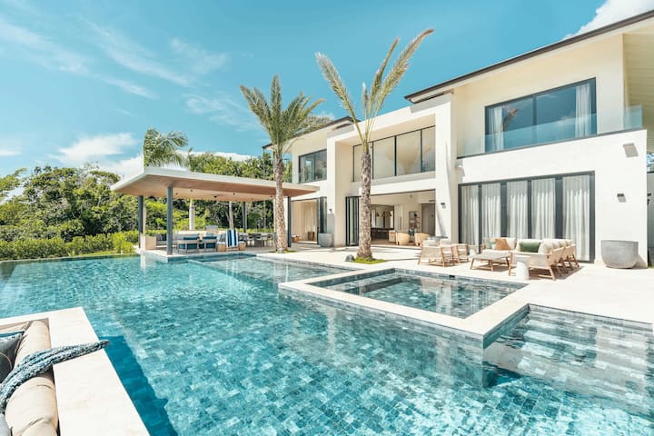 Canoa 6 - Spectacular 5 Bdr Villa With Lake View - Punta Cana