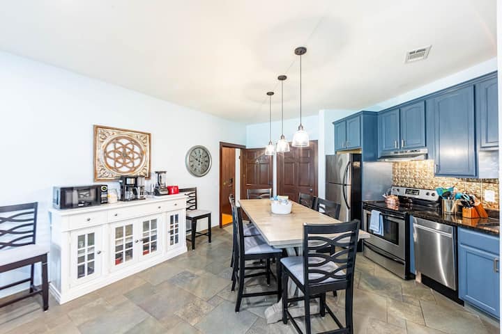Abruzzi Villa 4 Bedroom Suites - Eatonton, GA