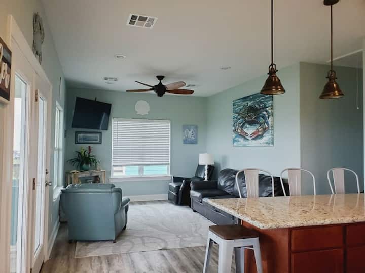 Charming 3-bedroom House Located In Constance Beac - Holly Beach, Cameron