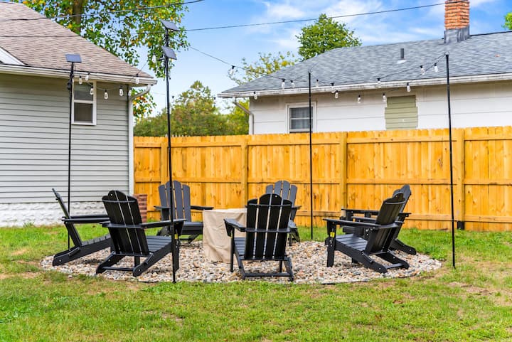 3bd Modern Home W/ Fire Pit: Dt (30 Mins Nd) - Elkhart, IN