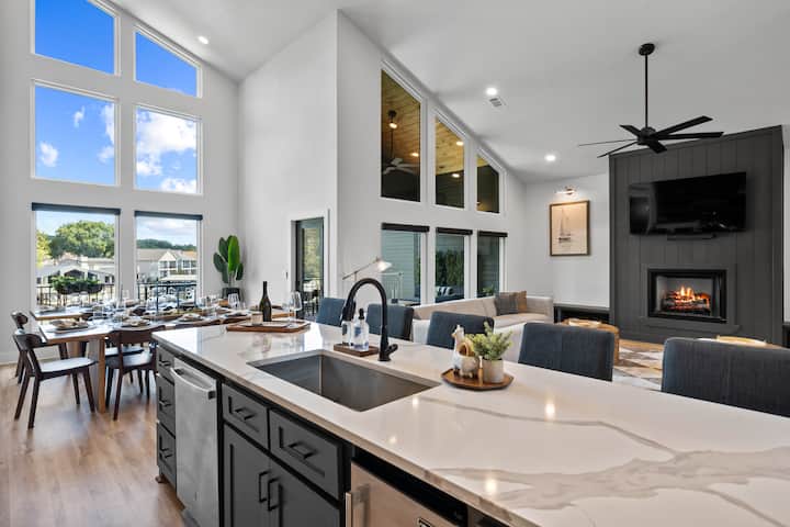 Heron Haus-private Pool | Movie Room | Boat Launch - Hot Springs, AR