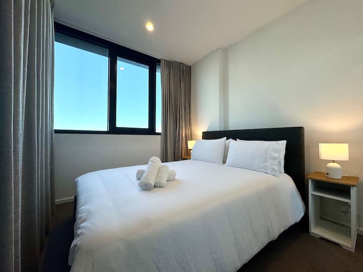 Serene Stay - 1br Apt With Pool, Gym, Steam & Saun - Adélaïde