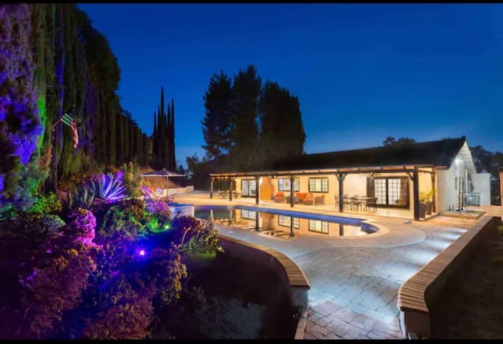 Private Escape Nestled In Hills - Los Angeles, CA
