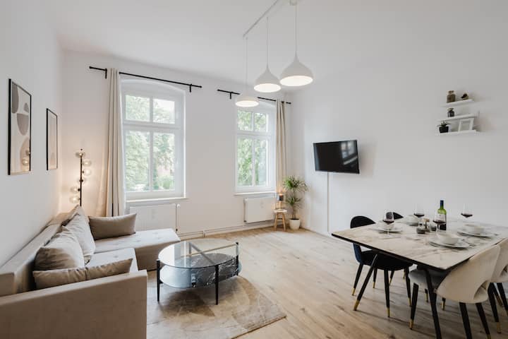 Modern Classic Appartement| Central| 2 Bedrooms - Dessau