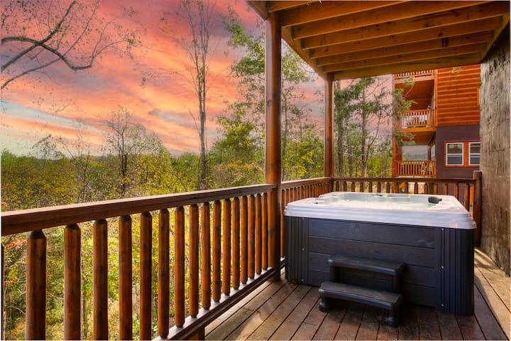 Pet Friendly W/ Indoor Pool, Hot Tub & Theater! - Sevierville, TN